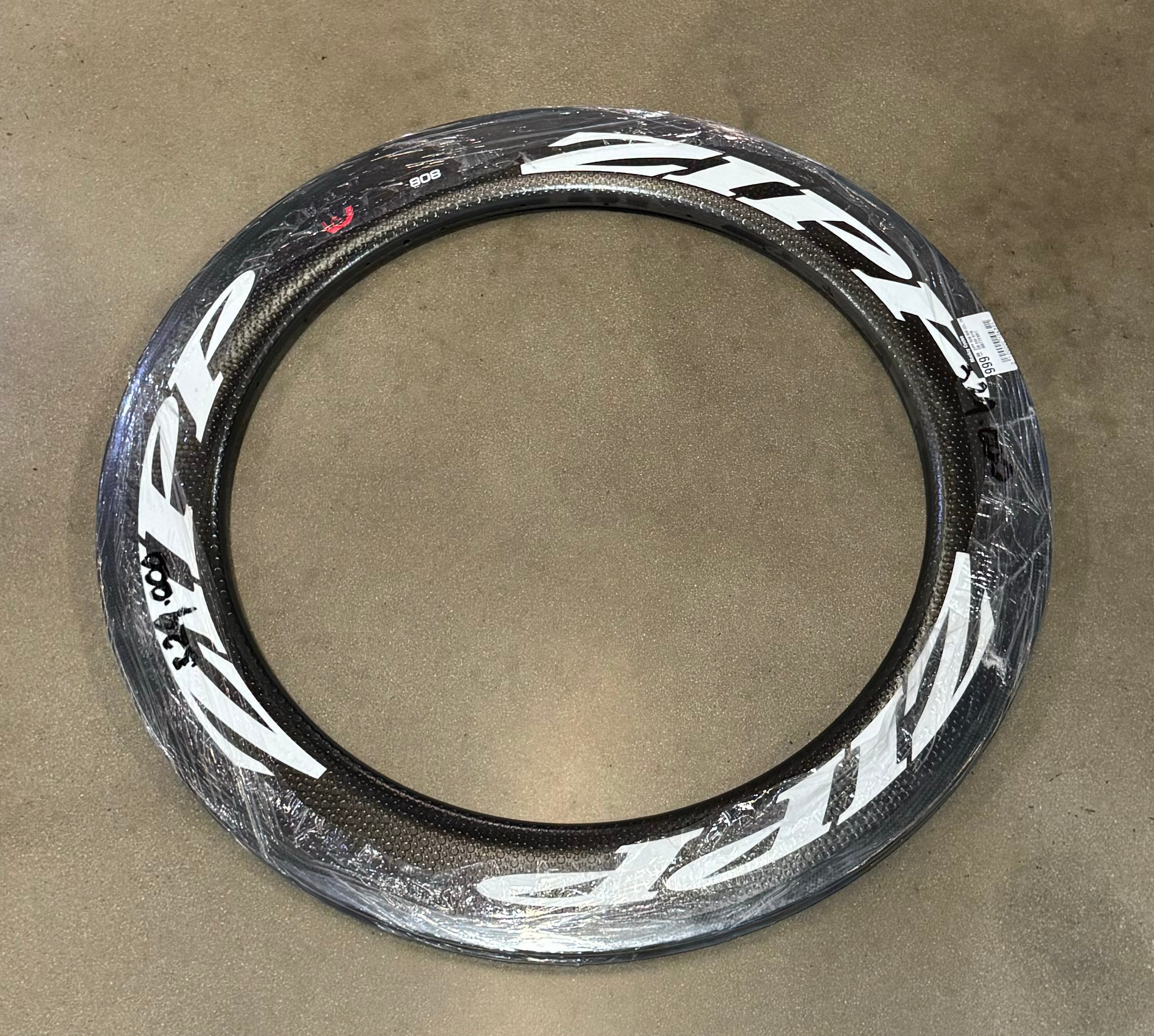 ZIPP RIM 808 Clincher 700c Disc Brake 24H SYM MATTEWHT – Mackay Cycles